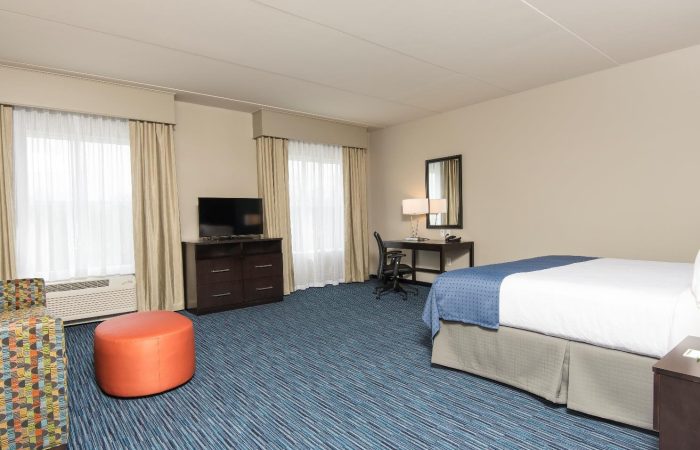 Holiday Inn Indianapolis Airport | Holladay Properties