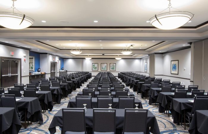 Holiday Inn Indianapolis Airport | Holladay Properties