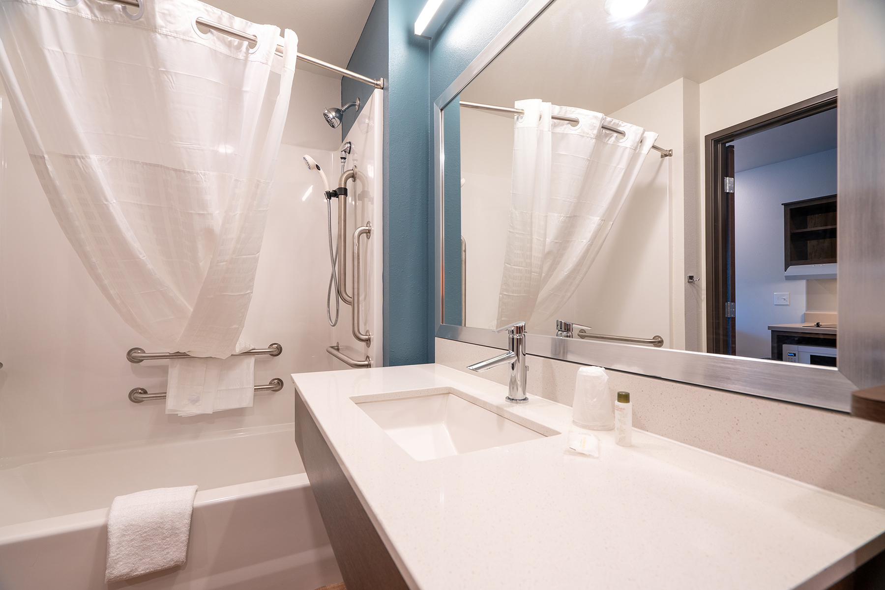 WoodSpring Suites - Elgin, IL | Holladay Properties